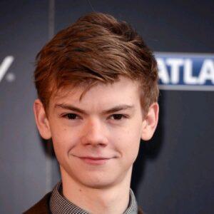 Thomas Brodie-Sangster Bio, Wiki, Age, Height, Family, Wife, Love ...
